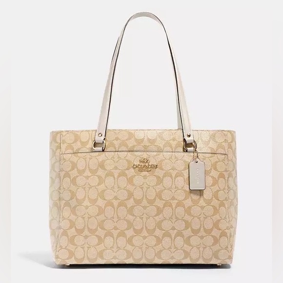 Bags | Like New Coach Addison Tote Bag | Poshmark